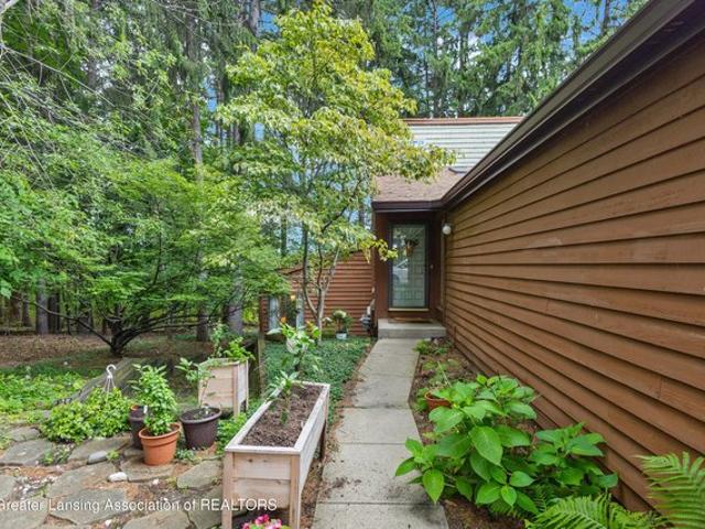 1228 Academic Way, Haslett, MI 48840