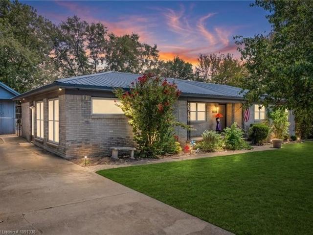 1228 Alma North St, Alma, AR 72921