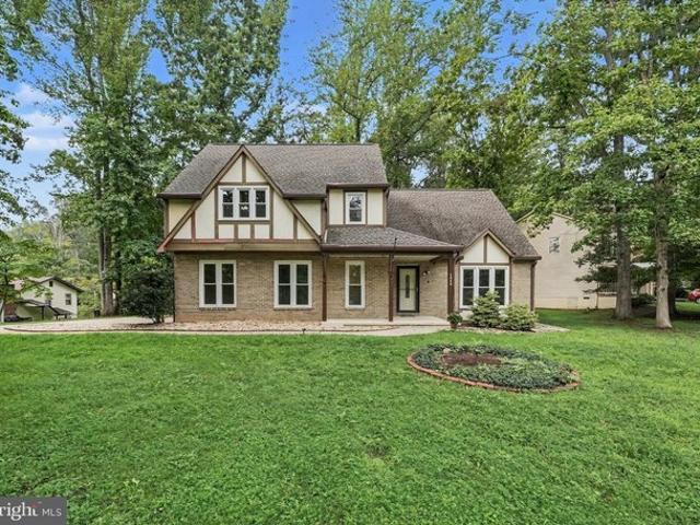 1228 Aquia Dr, Stafford, VA 22554