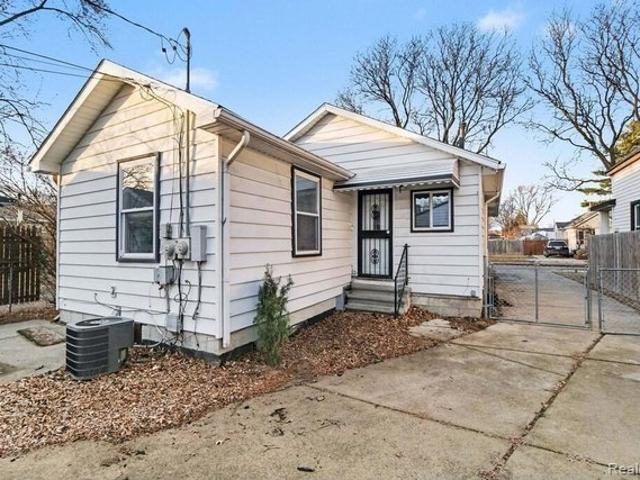 1228 E Jarvis Ave, Hazel Park, MI 48030