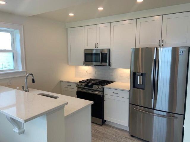 1228 E Juneau Ave, Unit 32