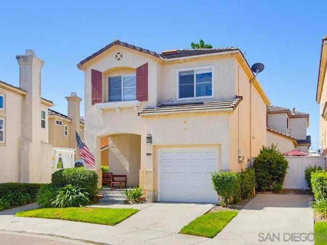 1228 La Vida Ct