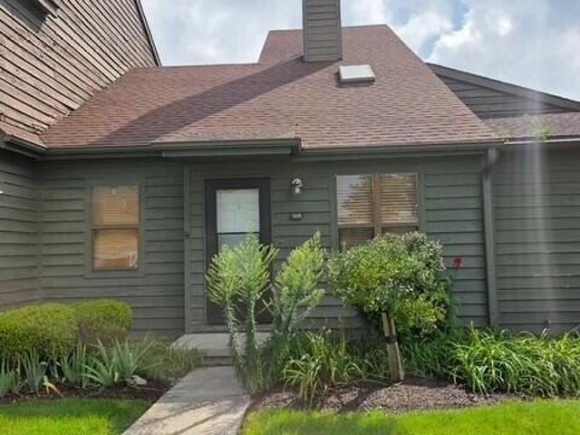 1228 Lincoln Ave, Wapakoneta, OH 45895