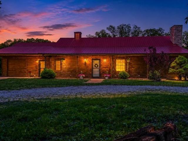 1228 Private Road 2366, Moberly, MO 65270