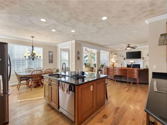 1228 Rosebud LN