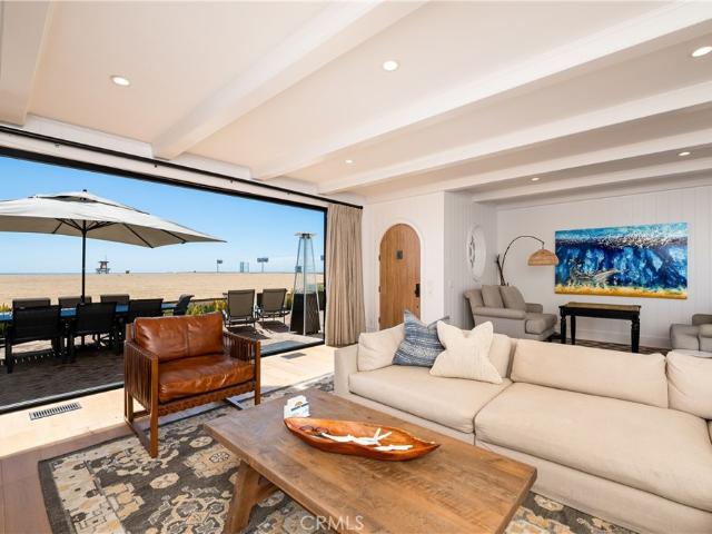 1228 W Oceanfront