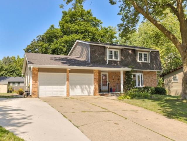 1228 31st St, West Des Moines, IA 50266