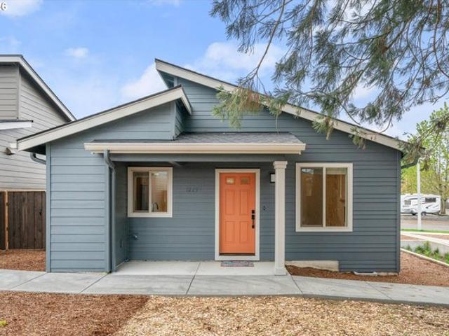 12294 Meadowlawn Dr, Oregon City, OR 97045
