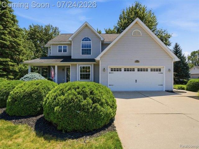 12295 Water Greens Ct, Fenton, MI 48430
