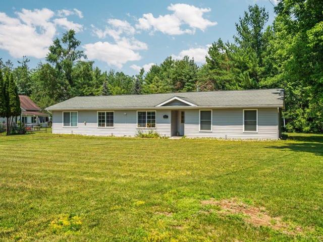 12298 Rose Ln, Atlanta, MI 49709