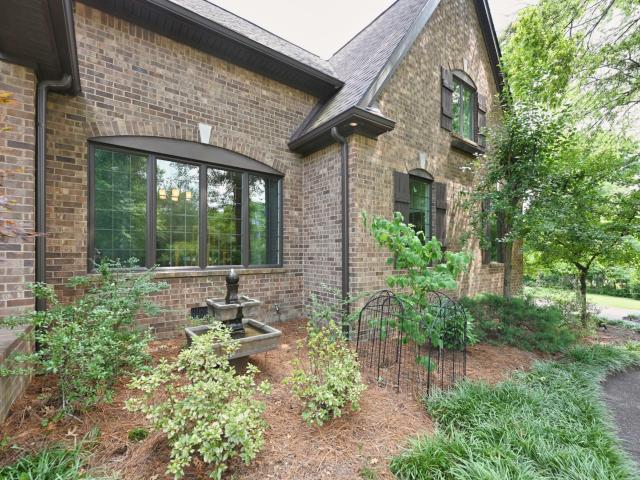 1229 Mount Vernon Ln