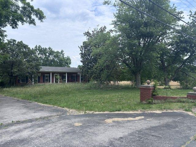 1229 N 1st St, Westmoreland, TN 37186