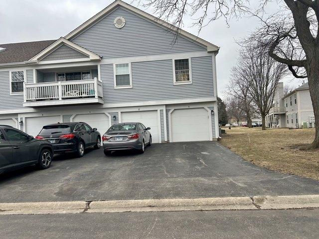 1229 Ballantrae Pl Apt A, Mundelein, IL 60060