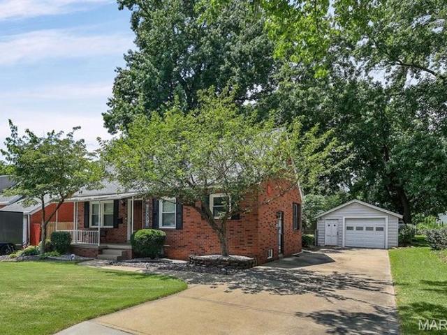 1229 Grant Dr, Edwardsville, IL 62025