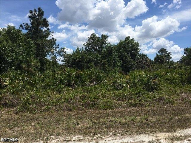 1229 Hillcrest St E, Lehigh Acres, FL 33974