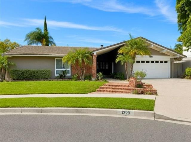 1229 Kelsford Ct, Westlake Village, CA 91361