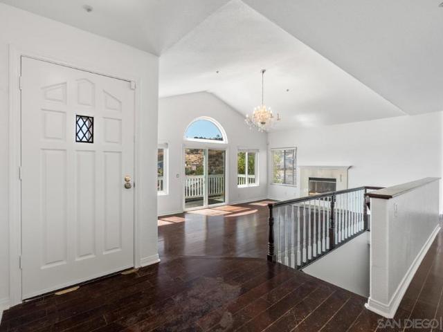 1229 La Mesa