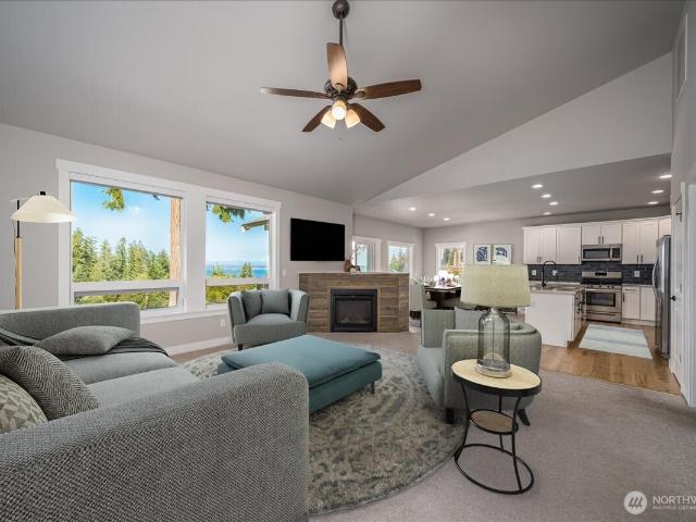 1229 SE Camano Drive