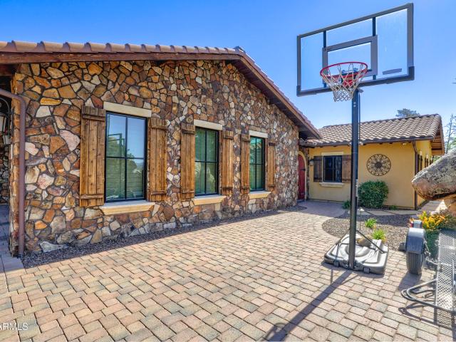 1229 sierry peaks drive