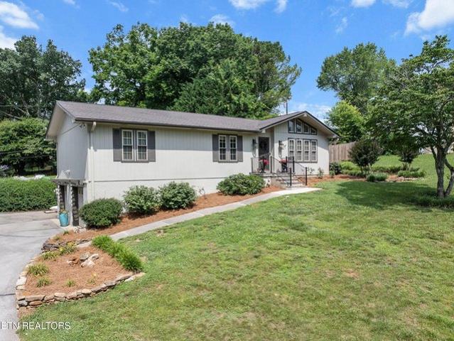 1229 Southbreeze Cir, Knoxville, TN 37919