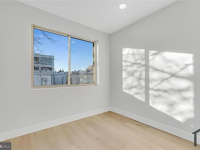 1229 W Hilton Street # 3