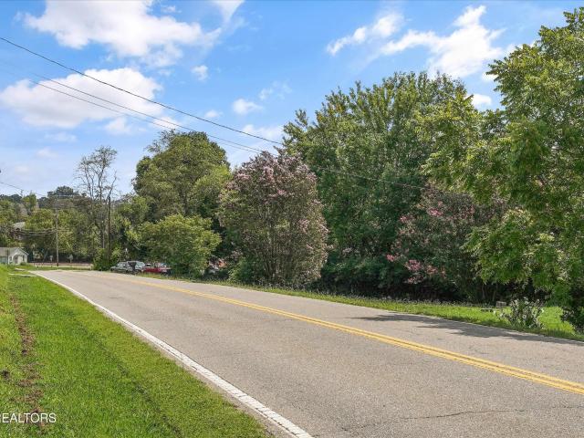 1229 W Hunt Rd