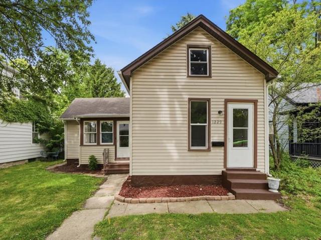 1229 Wefel St, Fort Wayne, IN 46808