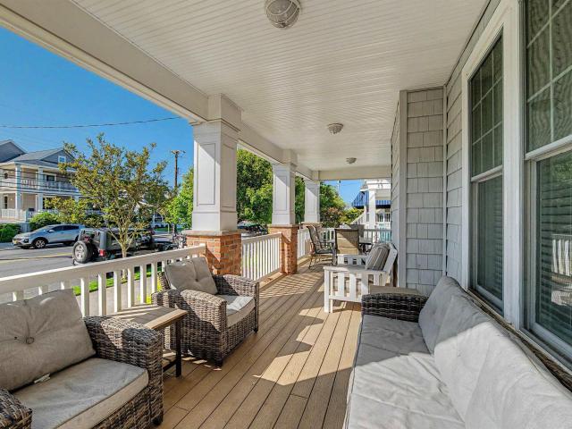1229 Wesley Ave