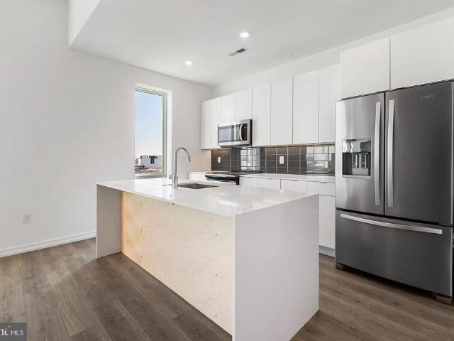 1229 31 Front St # PHB