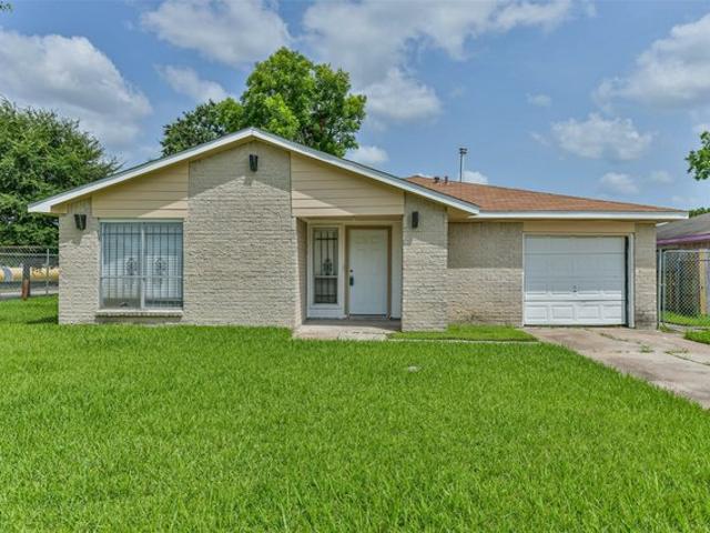 12203 Cape Hyannis Dr, Houston, TX 77048