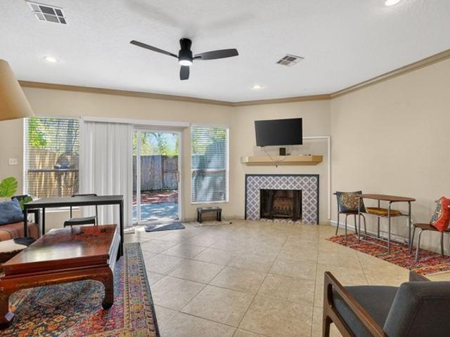 12203 Glenview Dr, Montgomery, TX 77356