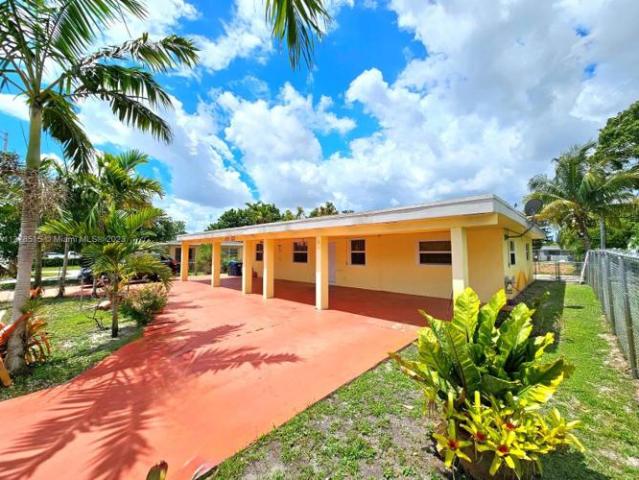 12200 17th Ave NW, Miami, FL 33167