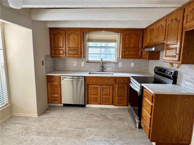 12200 W 79th Ter, Lenexa, KS 66215