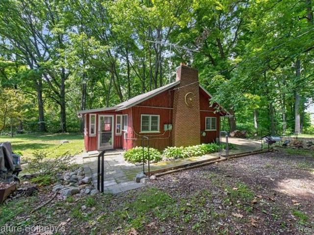 12200 Hadley Rd, Lyndon Township, MI 48137