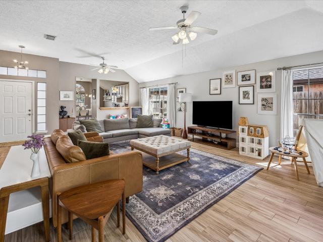 12207 Canterhurst Way