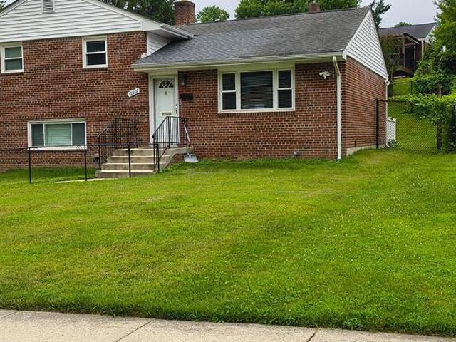 12207 Hunters Lane
