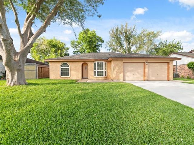 12207 Plumpoint Dr, Houston, TX 77099