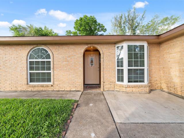 12207 Plumpoint Drive
