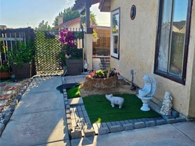 12205 6th Ave, Victorville, CA 92395