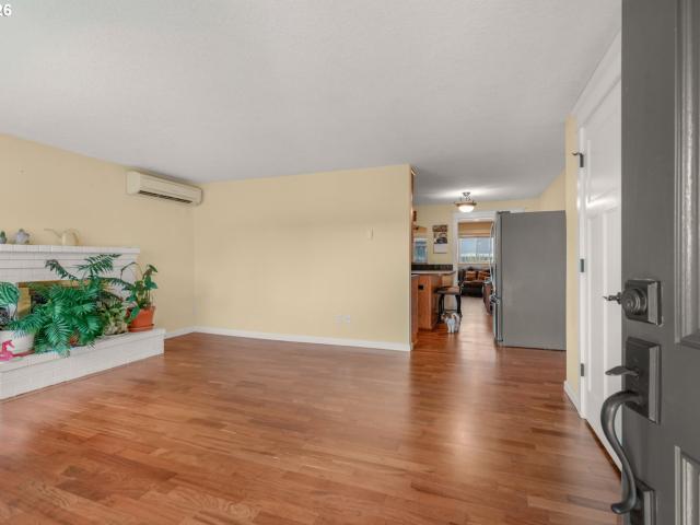 12206 NE 73RD ST