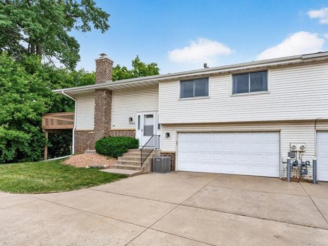 12206 Oak Leaf Cir, Burnsville, MN 55337