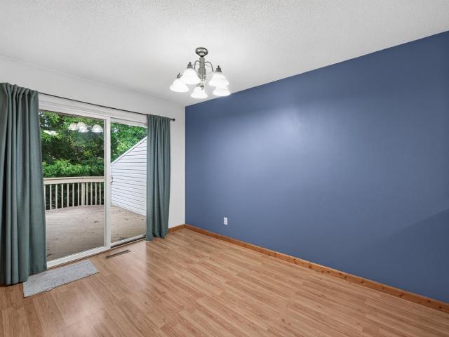 12206 Oak Leaf Circle