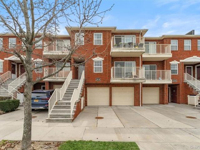 12206 Powells Cove Blvd Unit 132, College Point, NY 11356