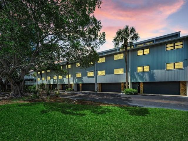 12208 2nd St E Unit 602, Saint Petersburg, FL 33706