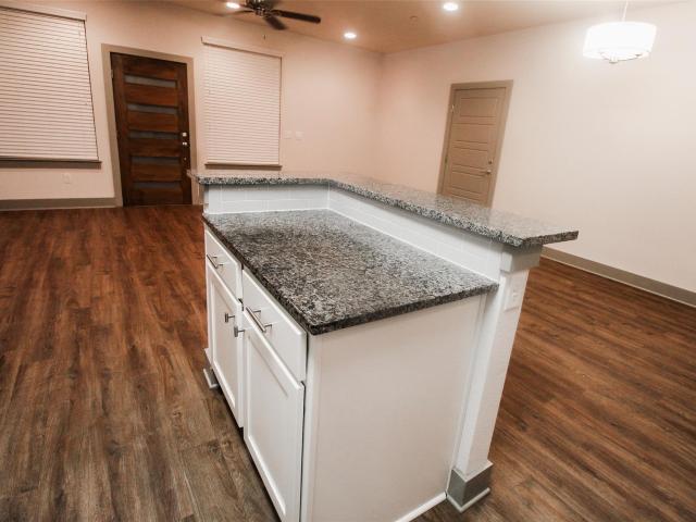 12208 Abbey Glen Ln