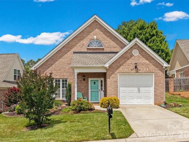 1220 McGill Pond Ln, Rock Hill, SC 29732