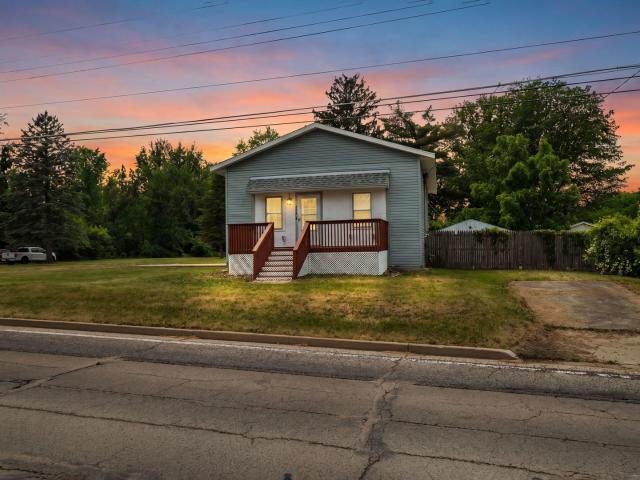 1220 N Springfield Avenue