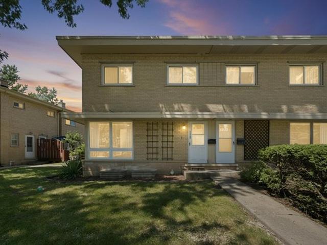 1220 N Wheeling Rd, Mount Prospect, IL 60056