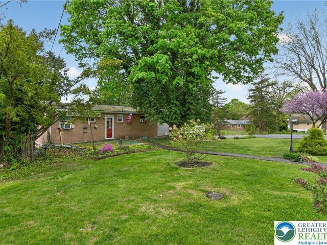 1220 Oakwood Drive
