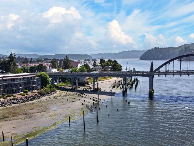 1220 bay st # 302
